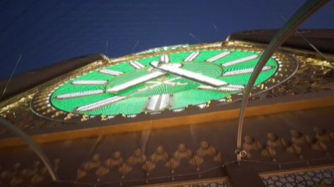 Berkunjung ke Royal Clock Tower di Mekah, Menara Jam Tertinggi di Dunia