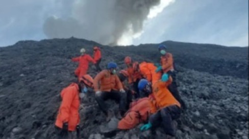 Kisah Adan Korban Erupsi Gunung Marapi, Hubungi Ibu Sebelum Meninggal ...