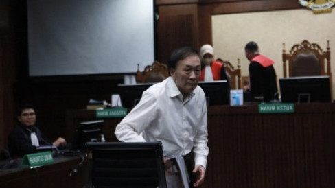 Bolak-balik ke Kantor Tanpa Diborgol, Surya Darmadi Dipindah ke ...