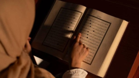 Setelah Baca Surah Al Mulk Jangan Langsung Bangun, Baca Doa Berikut Ini