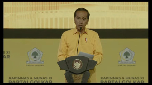 Jokowi Pakai Baju Kuning di Munas Golkar, Bahlil : Kirain Kader Baru ...