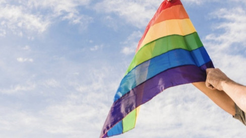 Heboh Pesta LGBT di Bunker Bar Grand ITC Dibubarkan, Polisi Beberkan ...