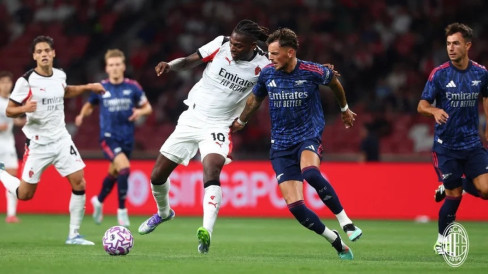 Berita AC Milan: Allegri Deg-degan, Rafael Leao Masih Belum Pasti Bisa ...