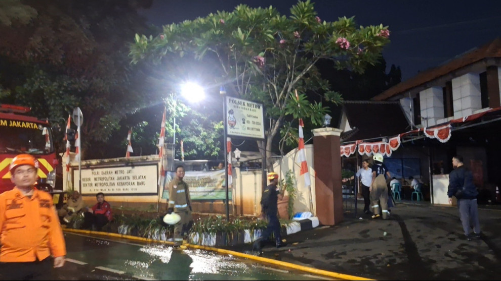 Ini Kondisi Terbaru Mapolsek Kebayoran Baru Usai Kebakaran Pasar Taman ...