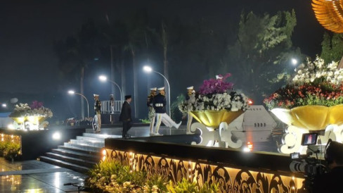 Presiden Prabowo Subianto Pimpin Ziarah Nasional dan Renungan Suci di ...