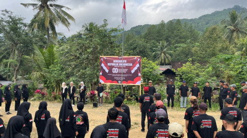 Meski Belum Teraliri Listrik, Kampung di Banyuwangi Ini Tetap Khidmat Peringati HUT ke-80 RI