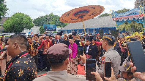 Gusti Purbaya Dinobatkan Jadi Raja Keraton Surakarta Hadiningrat PB XIV