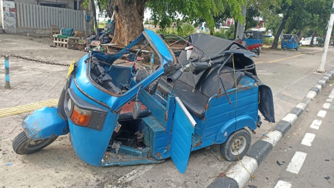 Mobil Tabrak Bajaj di Cempaka Putih Jakpus, Polisi Ungkap Penyebab ...
