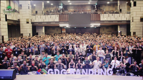 DevFest Bandung 2025: Sukses Selenggarakan Acara Teknologi Terbesar Se ...