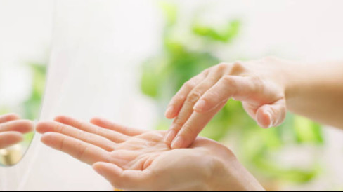 Rahasia Kulit Glowing Tanpa Ribet? Begini Tip Selfcare Simpel yang Bisa ...