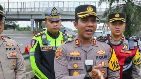 Antrean Panjang di Tol Jakarta-Cikampek, Polisi Buka Tutup Rest Area KM 57