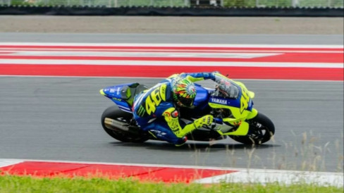 Valentino Rossi Kirim Pesan Semangat untuk Pembalap Muda Indonesia: The ...