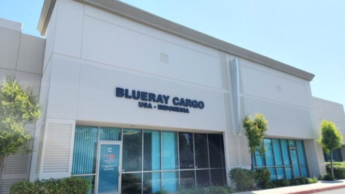 Sosok John Field Bos Blueray Cargo yang Kabur Saat OTT KPK, Diduga ...