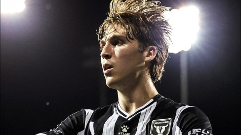 Profil Luke Vickery, Striker Keturunan Sumatra Ini Buka Peluang Bela ...