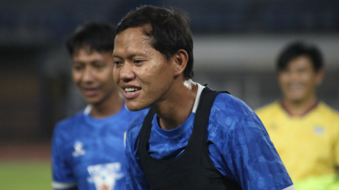 Adam Alis Ungkap Keputusan Sulit Gabung ke Persib Bandung: Dari Impian ...