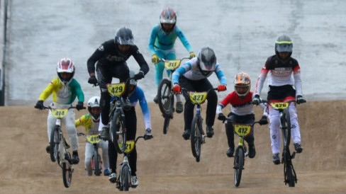 Kabar Baik dari Thailand, Atlet BMX Indonesia Sabet Medali Emas di ...