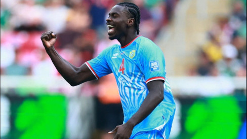 Eks Bek Manchester United Bersinar, RD Kongo Bikin Sejarah usai ...
